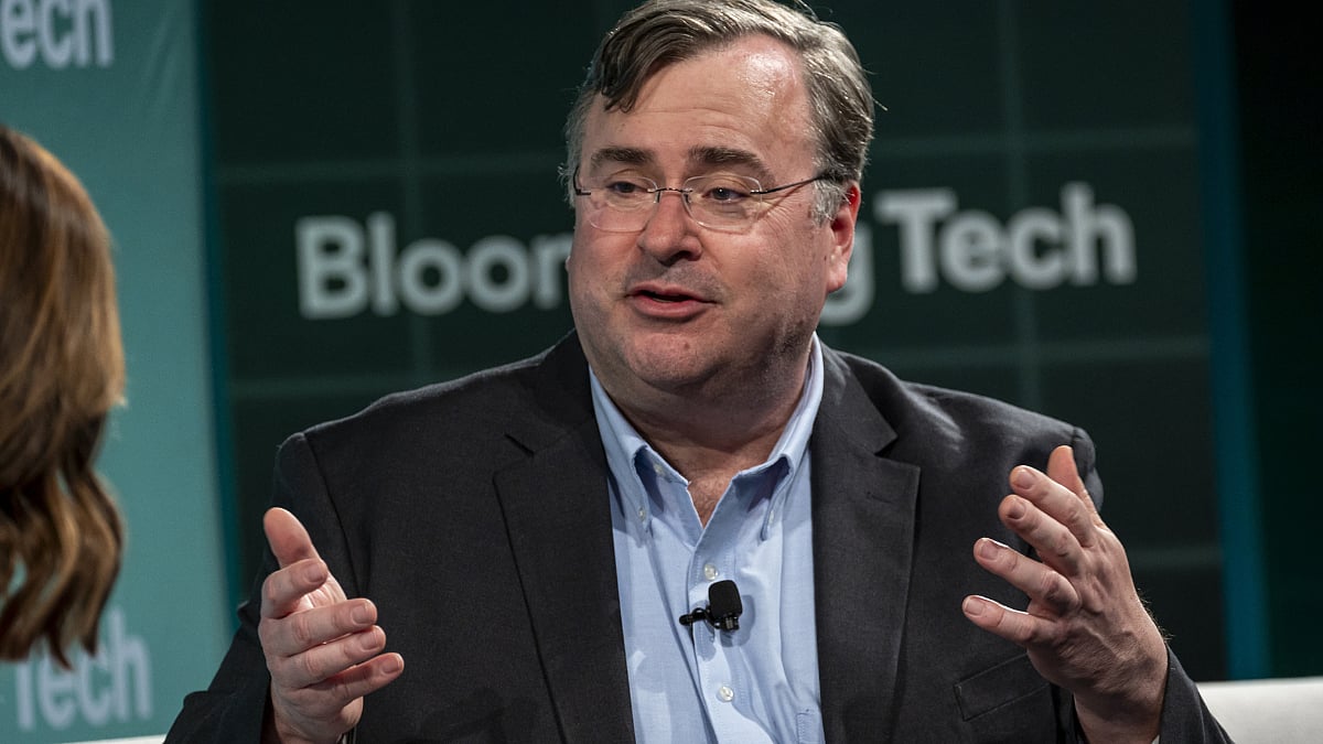 🔒 LinkedIn founder’s AI vision calls for human oversight