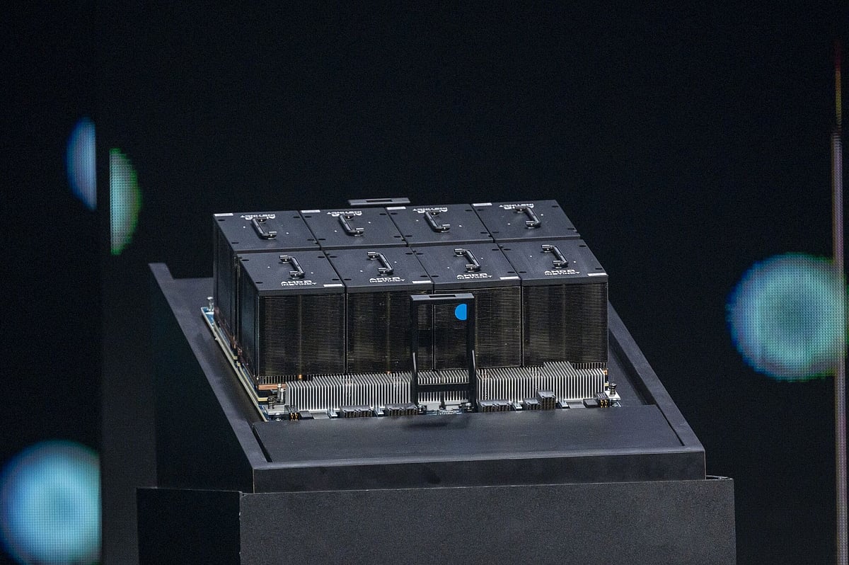 Musk Plans to Buy AMD Chips as Tesla Loads Up on AI Hardware