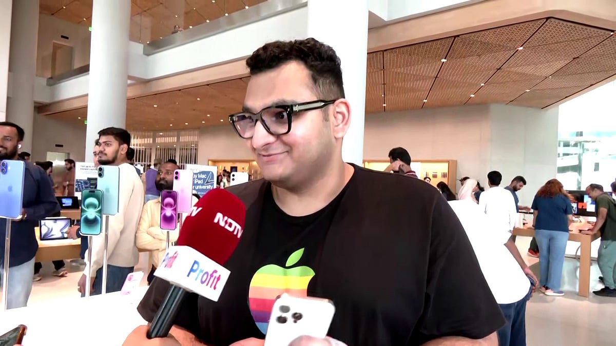 iPhone 16 Craze: Man Waits 21 Hours In Queue To Grab The First One