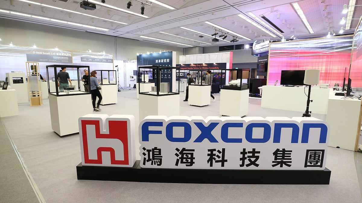 Foxconn In Talks With UP Government To Establish Manufacturing Unit