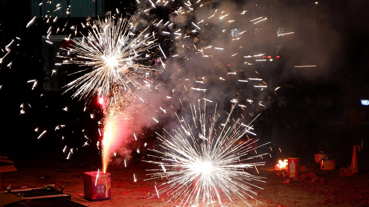 Supreme Court Allows Manufacturing Of Green Firecrackers In Delhi NCR ...