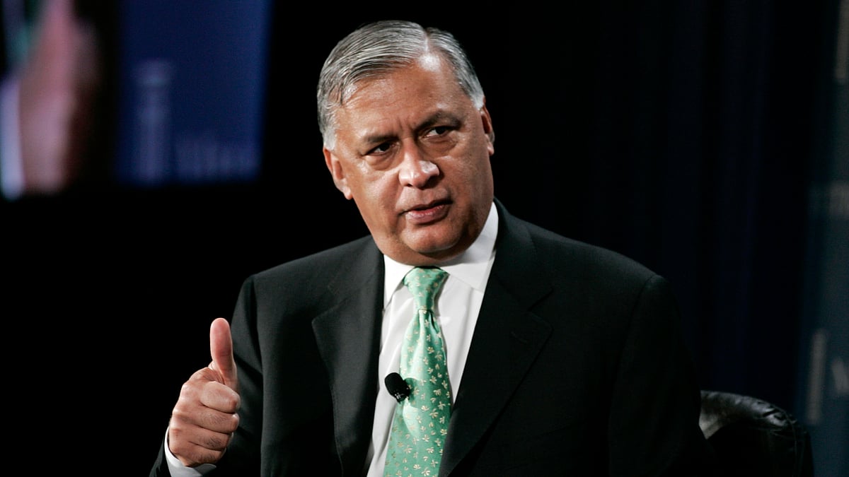 Trade With India Can Grow Exponentially, Former Pakistan PM Tells Bloomberg