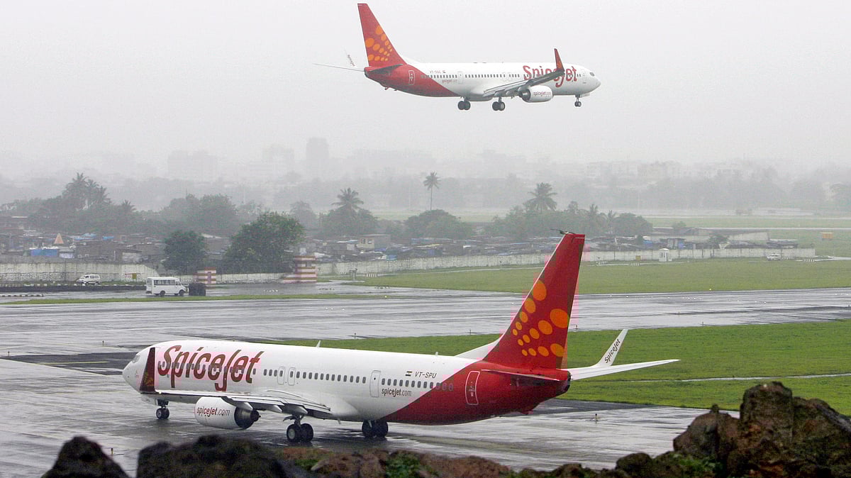 SpiceJet's Mumbai-Kandla Flight Aborts Take Off As Caution Alert Lights Up