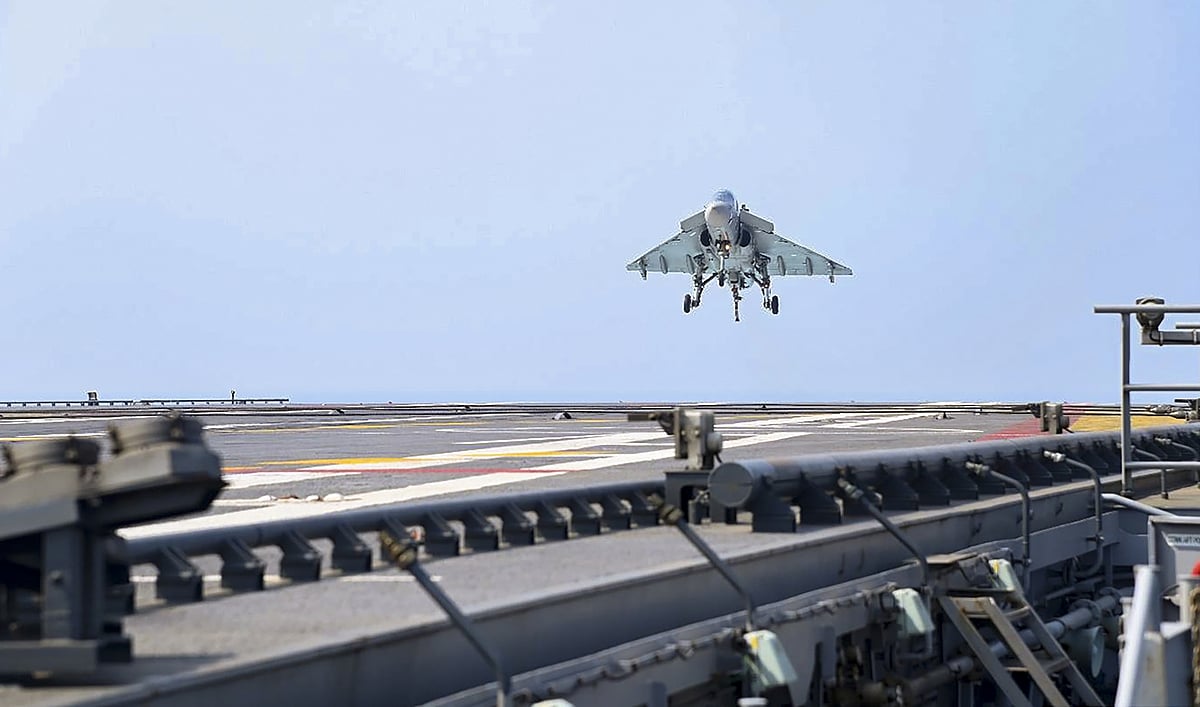 Aircraft Carrier INS Vikrant Fully Operational After Final Clearance ...