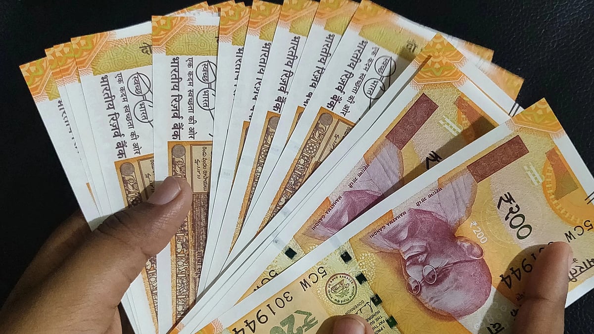 Rupee Closes Flat Against U.S. Dollar