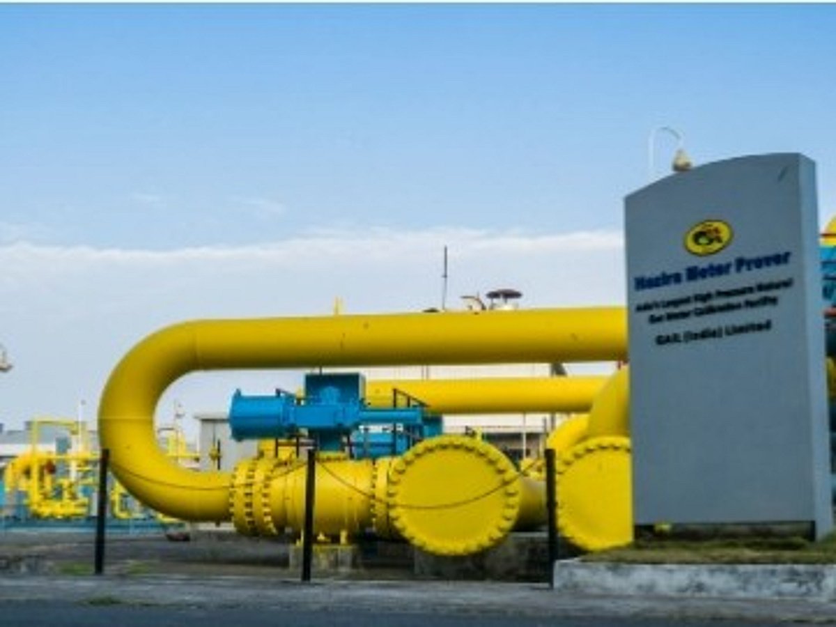 GAIL Does World's First Ship-To-Ship LNG Transfer; Cuts CO2 Emissions