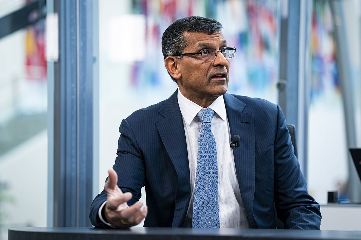 India Making Mistake Believing ‘Hype’ About Growth, Rajan Says