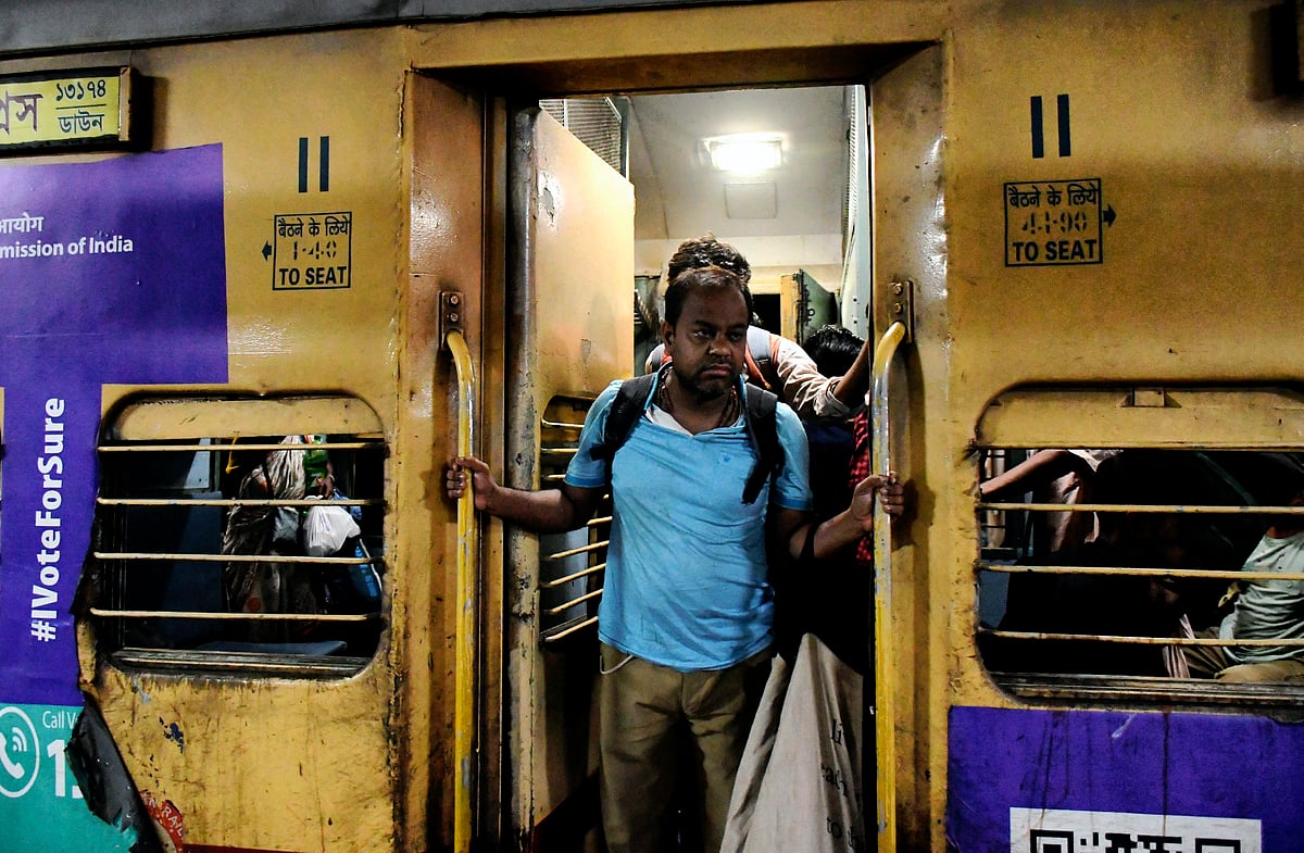 Kanchanjunga Express' Surviving Coaches Reach Sealdah After Accident