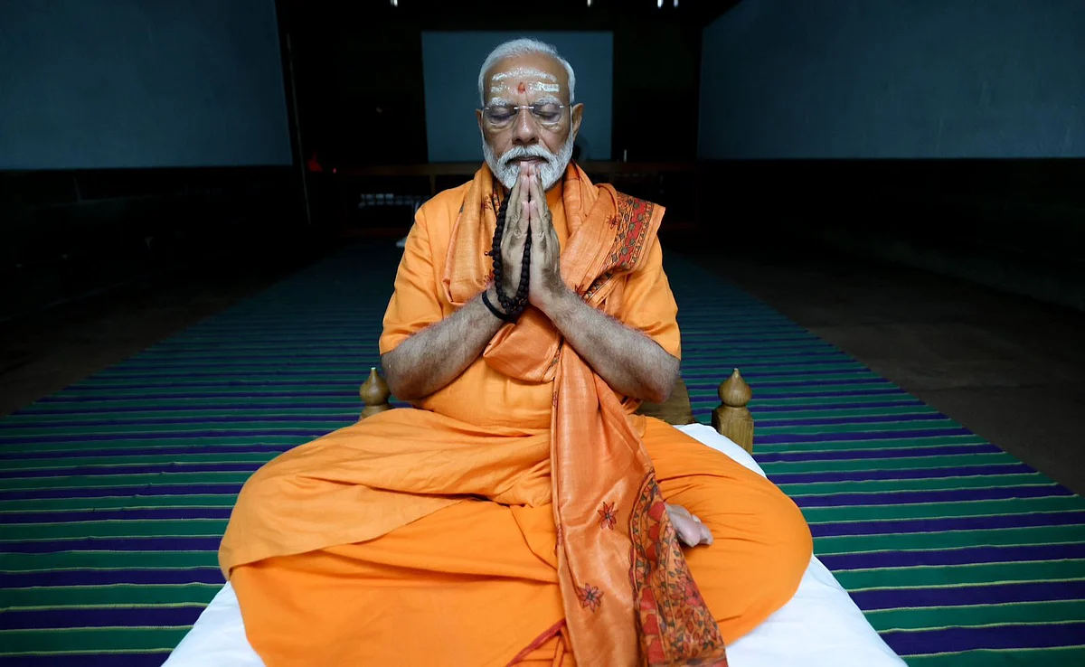 PM Modi Pens 'Viksit Bharat' Vision Post Meditation At Kanyakumari PM Modi Pens 'Viksit Bharat' Vision Post Meditation At Kanyakumari