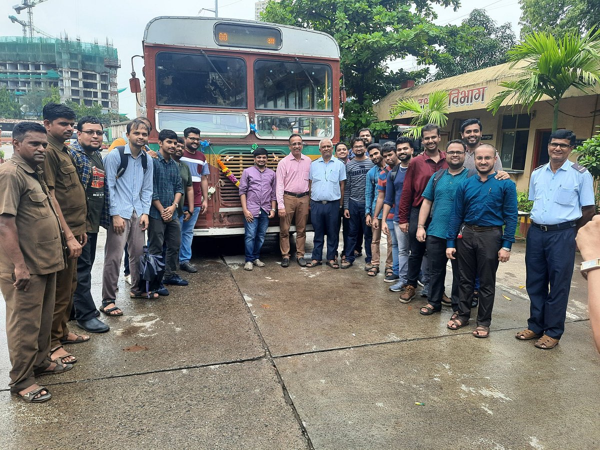 Mumbai: BEST Bus Fans Bid Farewell To City's Last CNG-Run Bus; See Pics