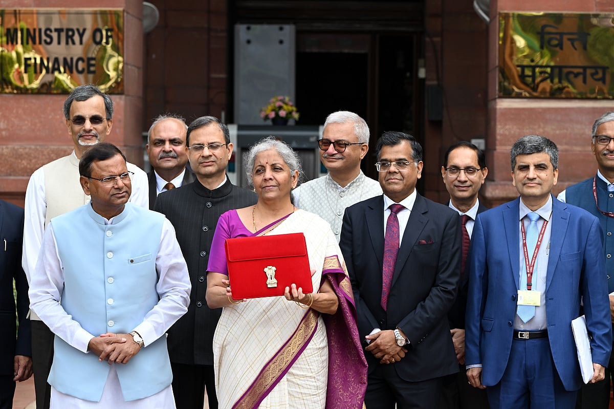 Indian Bonds Reverse Gains As Borrowing Plan Disappoints Market