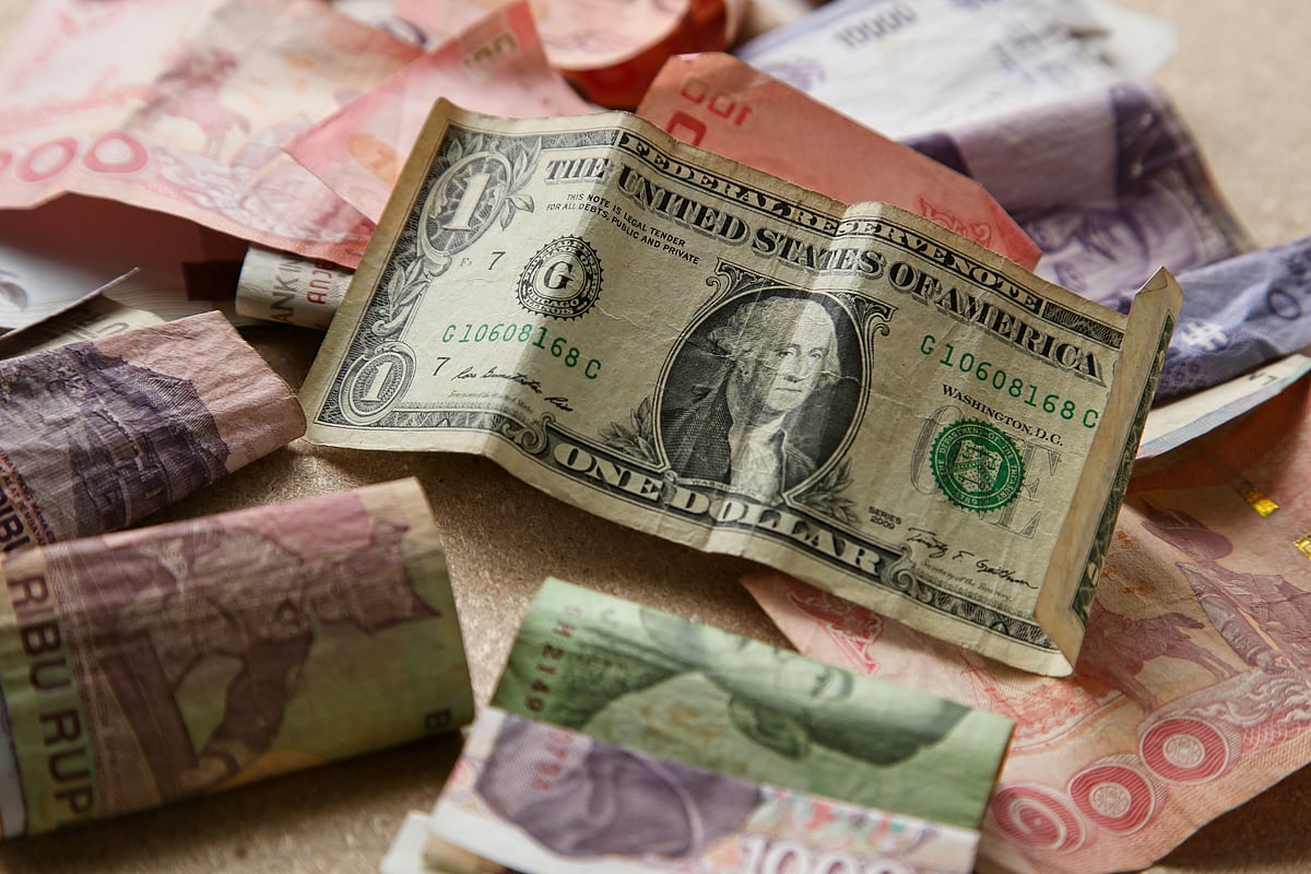 Jefferies' Greed & Fear: Traders Should Move Money From US Dollar To Asian-EM Currencies, Says ...