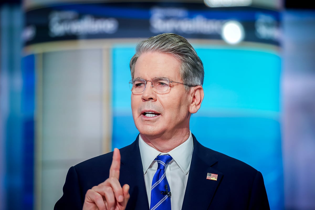 Bessent Says He’s Not Pushing Fed Cuts, Just Touting Models