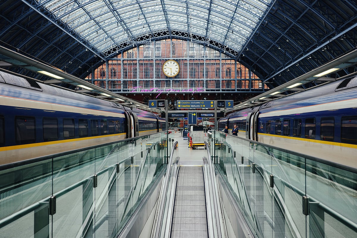 Eurostar Cancels All London-Paris, Brussels-Amsterdam Trains