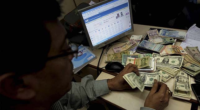 Rupee hits 3-week high on capital inflow