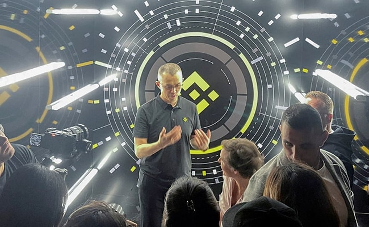 Behind FTX's Downfall: Battle of The Billionaires And A Failed Bid To ...