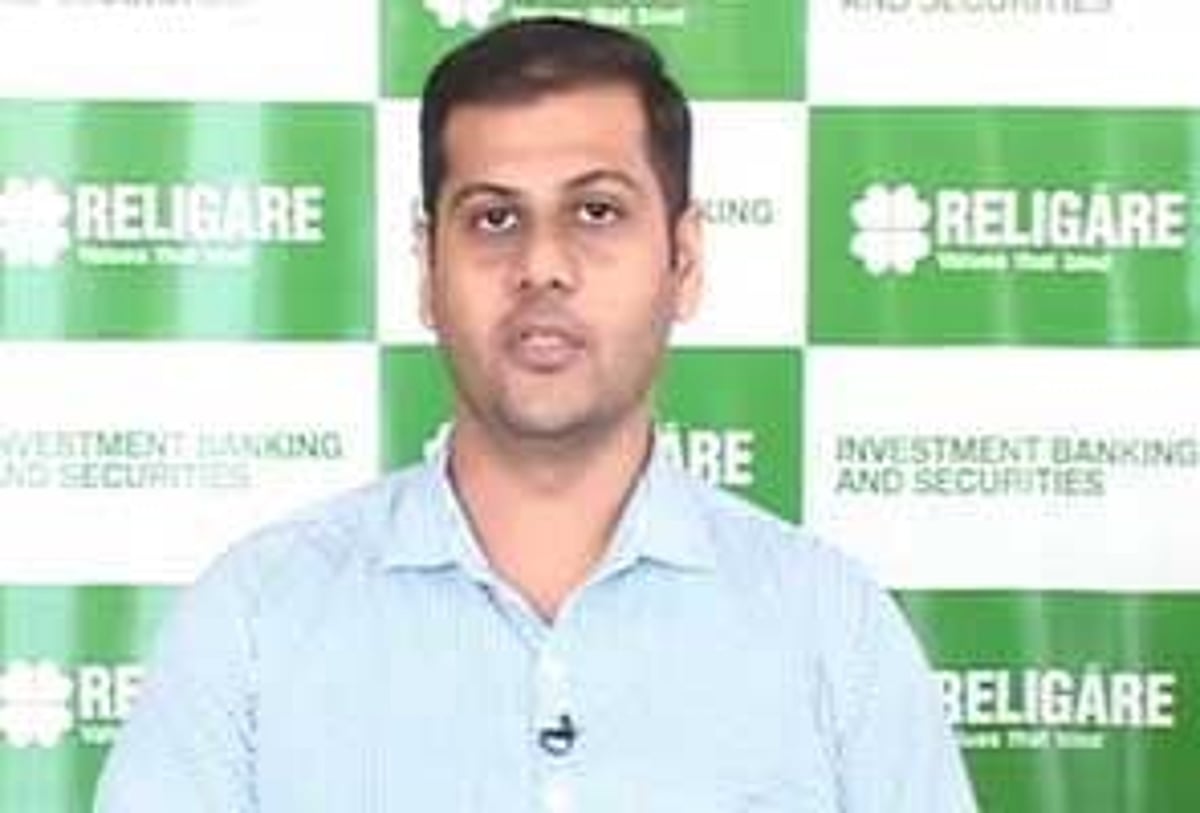 Praful Bohra Explains Impact of Rupee Fall on Divis Lab, Dr Reddy's, Lupin