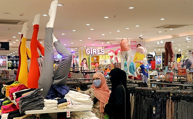 Go Fashion Listing News: Go Fashion Makes Stellar Market Debut, Lists ...