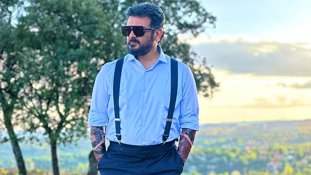 Ajith seen in an uber cool look in new photo from Good Bad Ugly
