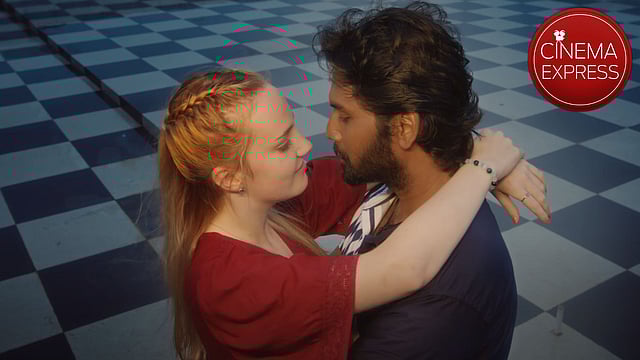 The trailer of Lingesh-Liya starrer En Kadhale out