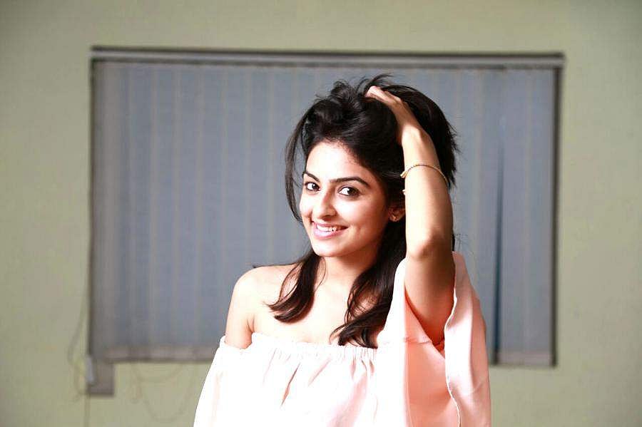 Pooja Doshi thrilled about Tollywood debut