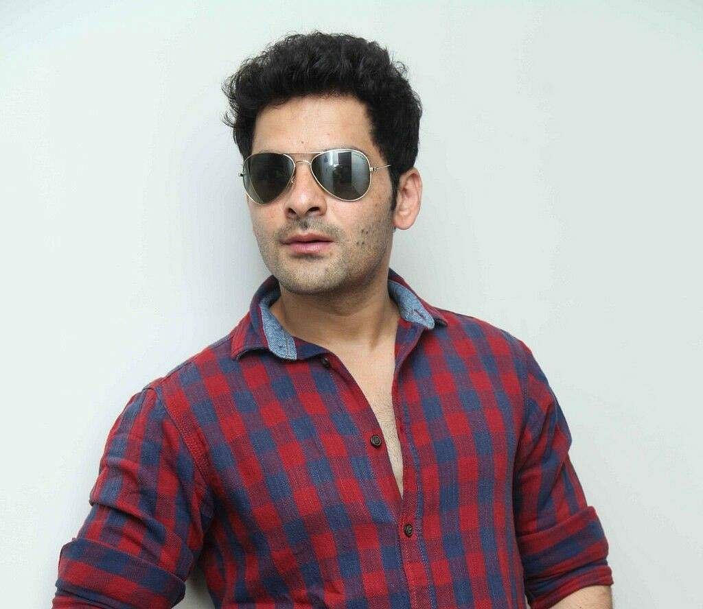 Manohar Joshi’s directorial debut with actor Gurunandan