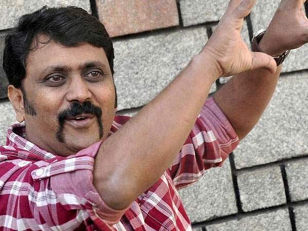 AMR Ramesh meets whistleblower Roopa