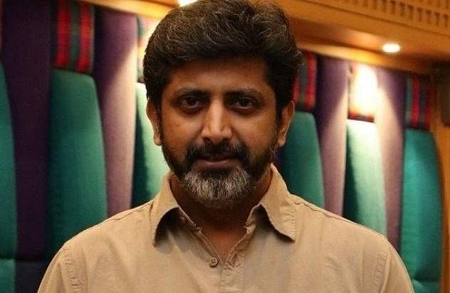 Mohan Raja plays a cameo in Yaadhum Oore Yaavarum Kelir