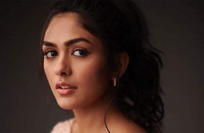Super 30 actor Mrunal Thakur: Actors can't woo today's audience with ...