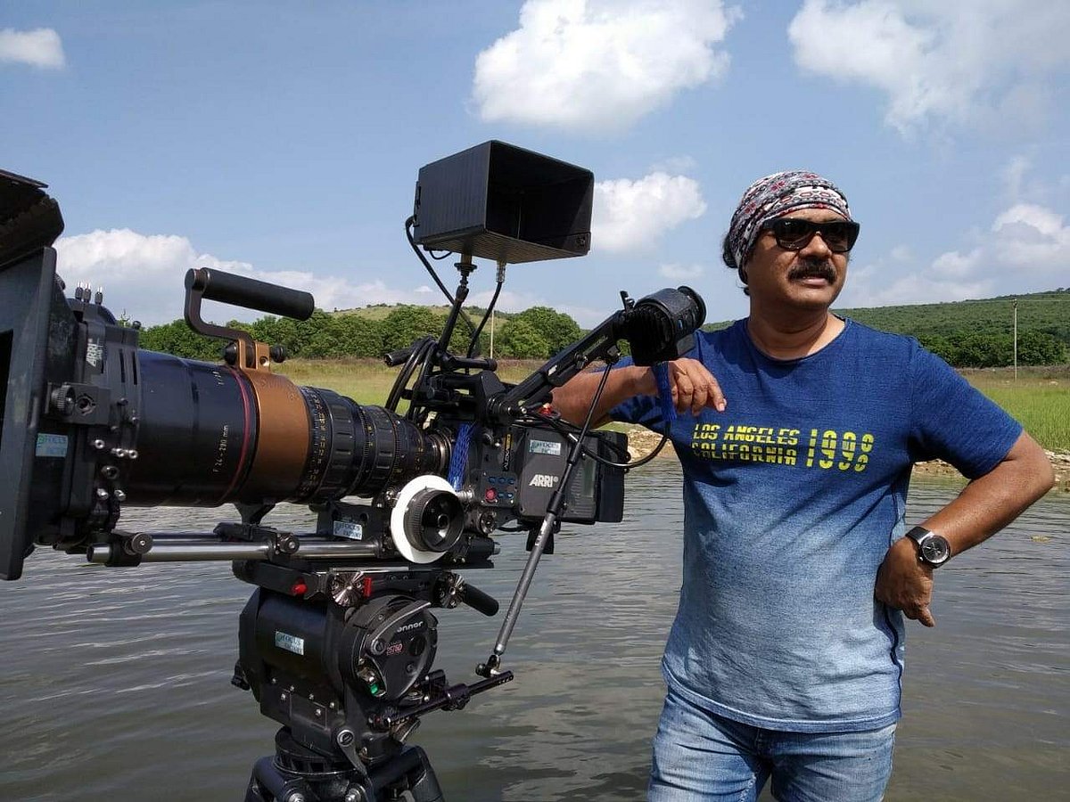 Director Srinivas Raju to make his OTT debut with Garadi Mane