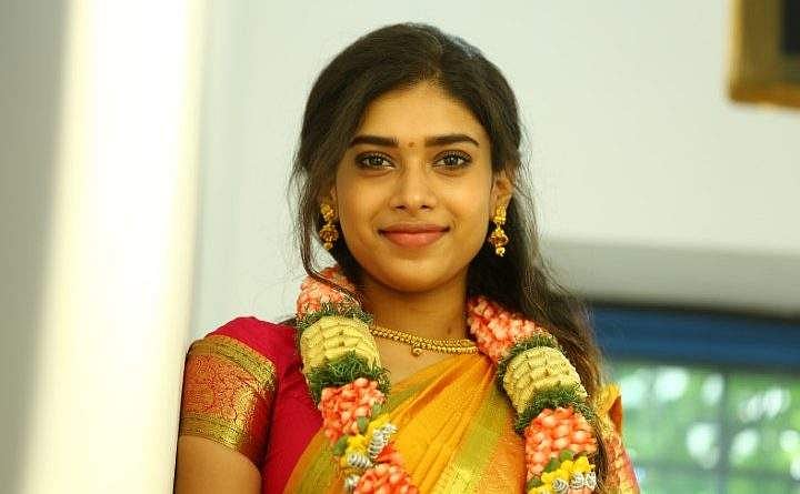 Actor Dushara to star as female lead in PA Ranjith -Arya film