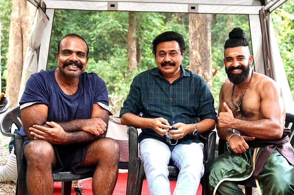Chemban Vinod Jose cast as Kayamkulam Kochunni in Vinayan's epic