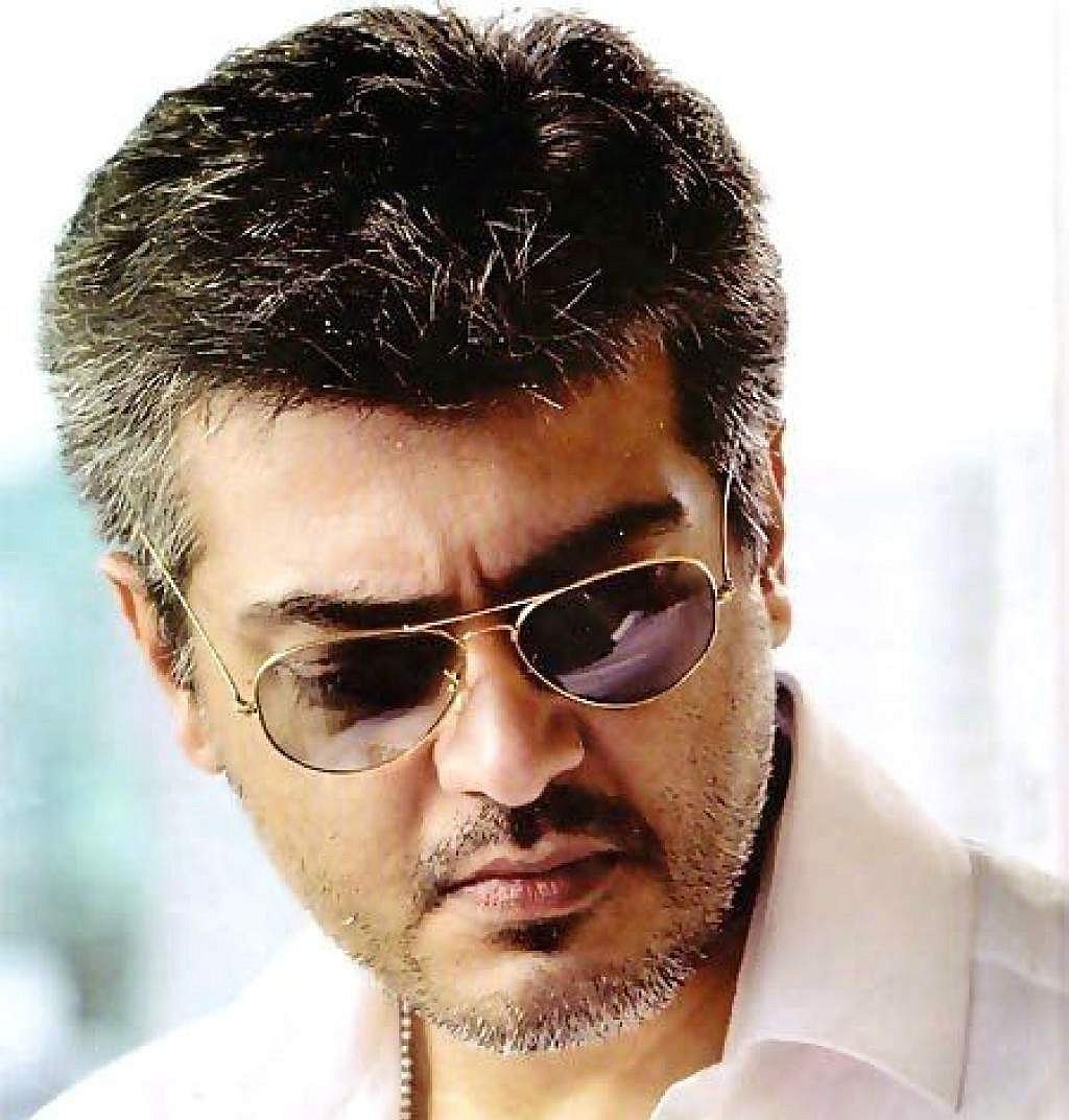 Mankatha Ajith Fumant Des Alambics