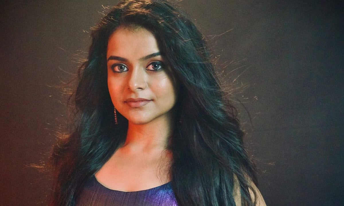 Rahman sir guided me line by line for Alaikadal song: Antara Nandy