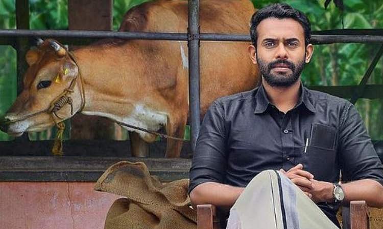 Here is the official poster of Arjun Ashokan's Theepori Benny