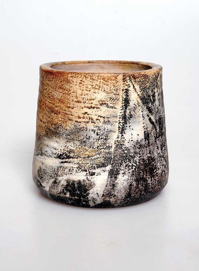 The Ceramic Artist Capture The Changes of Time And Nature