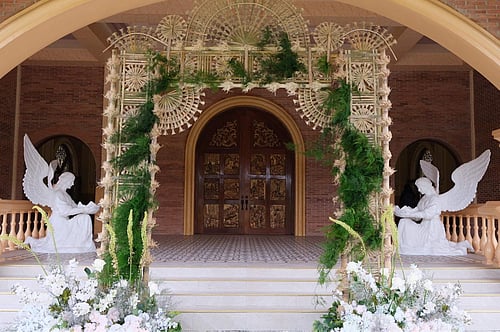 Jason Abalos and Vicki Rushton: Modern Filipiniana wedding