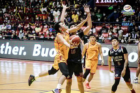 Mapua starts title hunt
