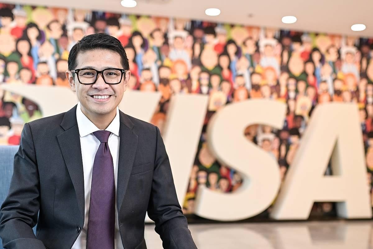 Visa names region chief