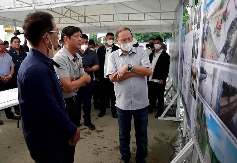 BBM inspects Marikina housing plan