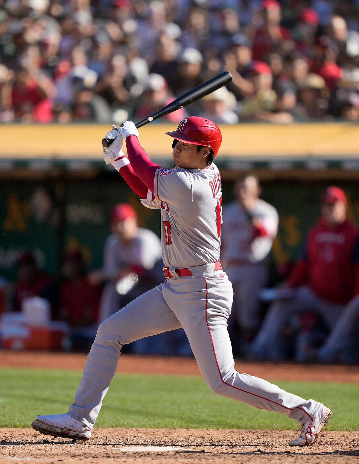Ohtani qualifies as hitter, pitcher