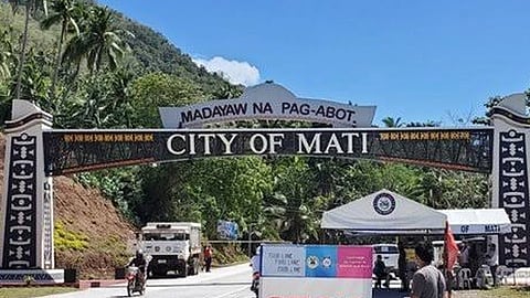 300 stranded mine workers in Mati return home