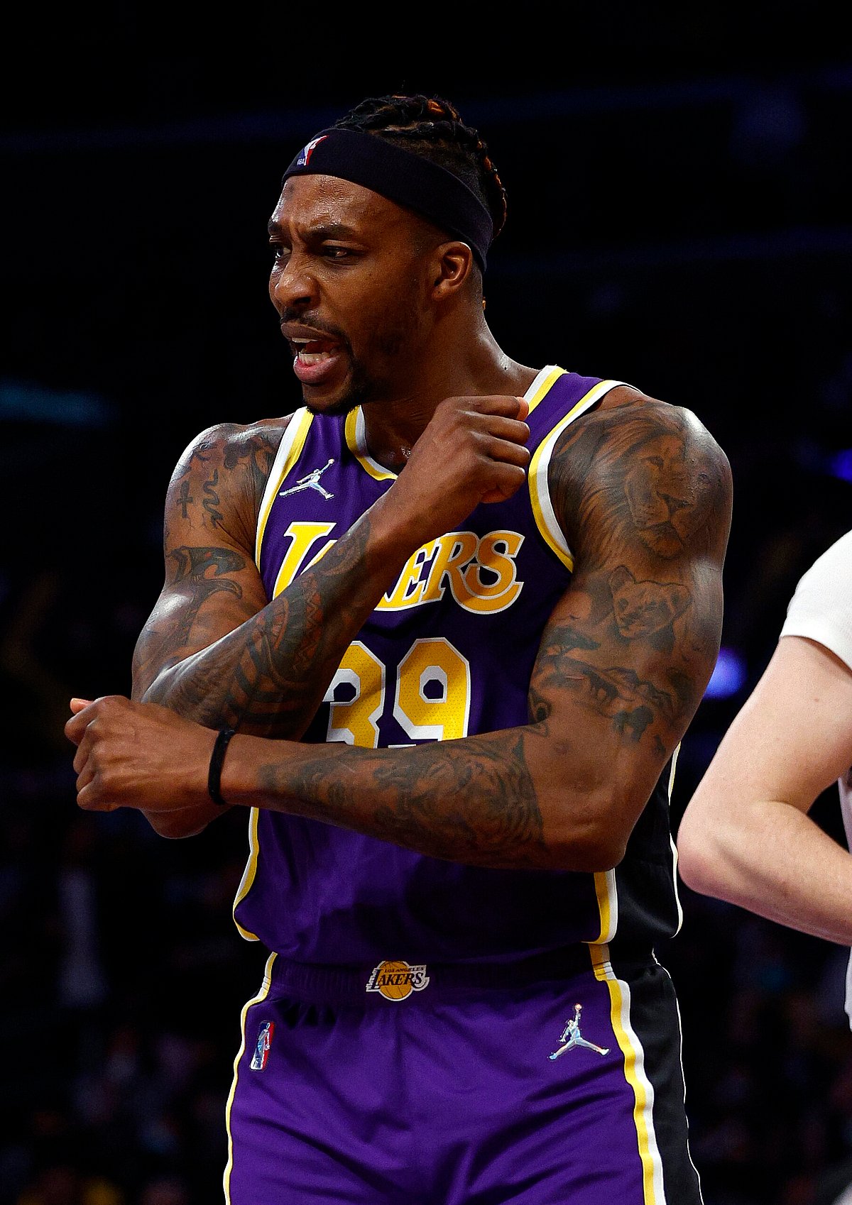 Howard signs Taiwan deal