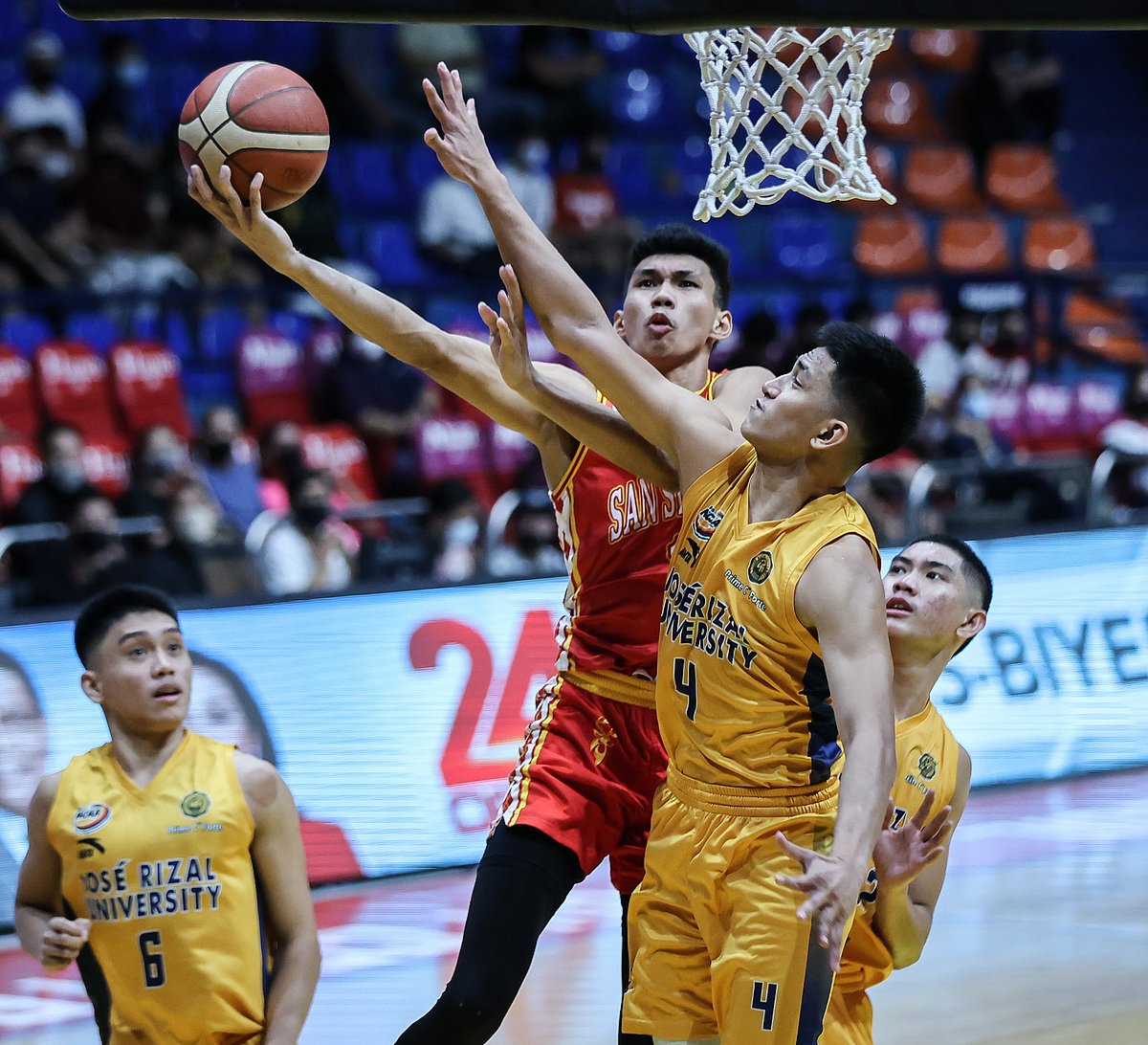 Stags down Heavy Bombers