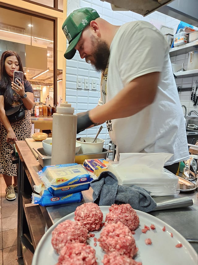 Bored & Hungry burger: Crunchy, juicy, comfort-food heaven