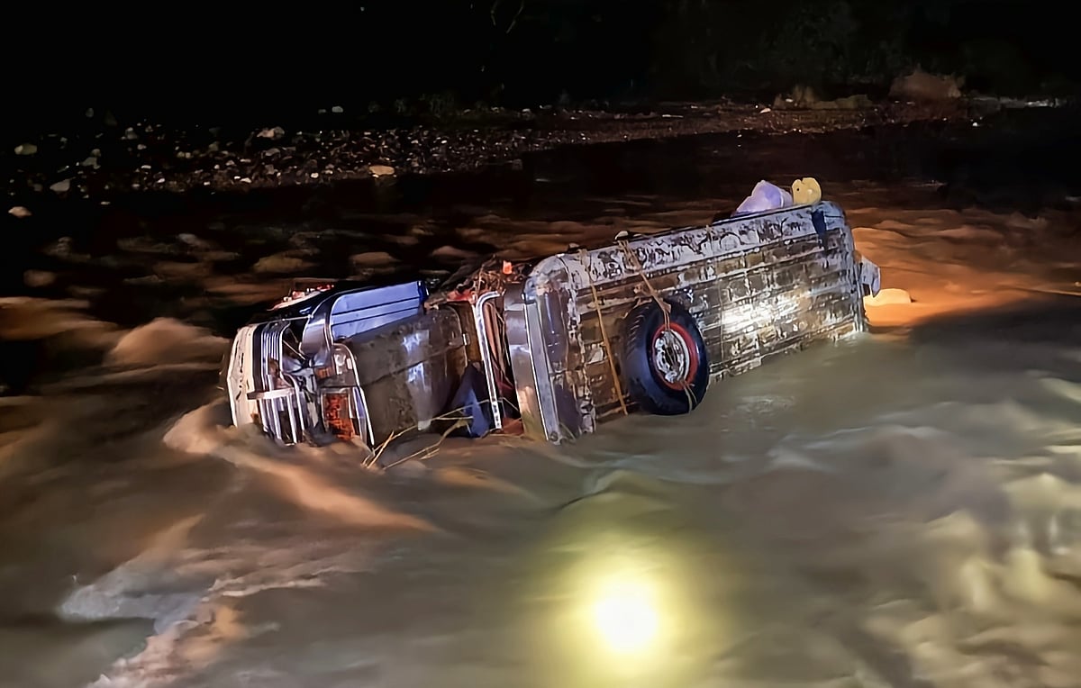 Eight die as flash flood sweeps away jeep in Tanay