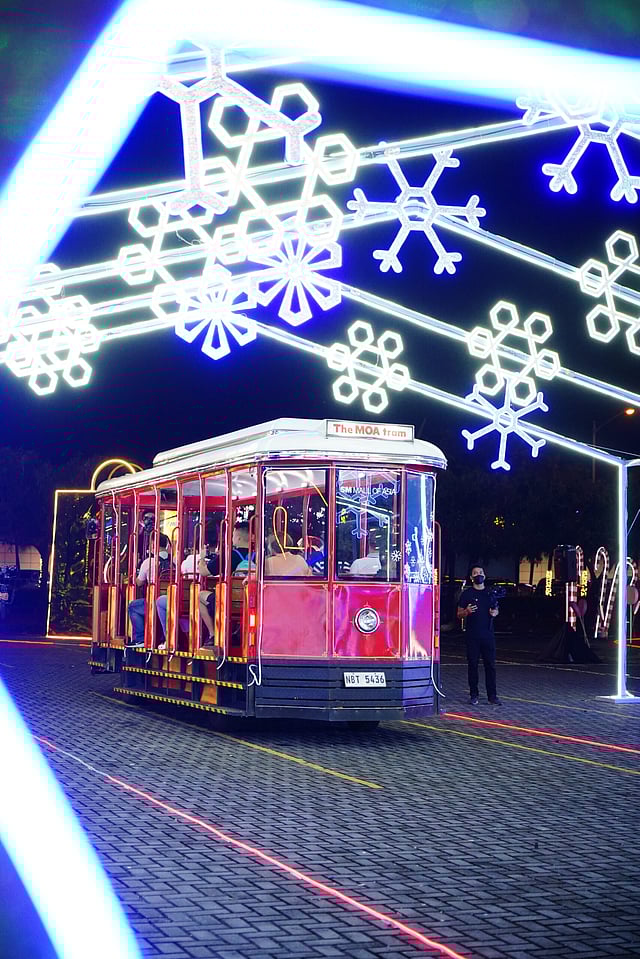 MOA Night of Lights: The biggest Christmas drive-through immersive ...