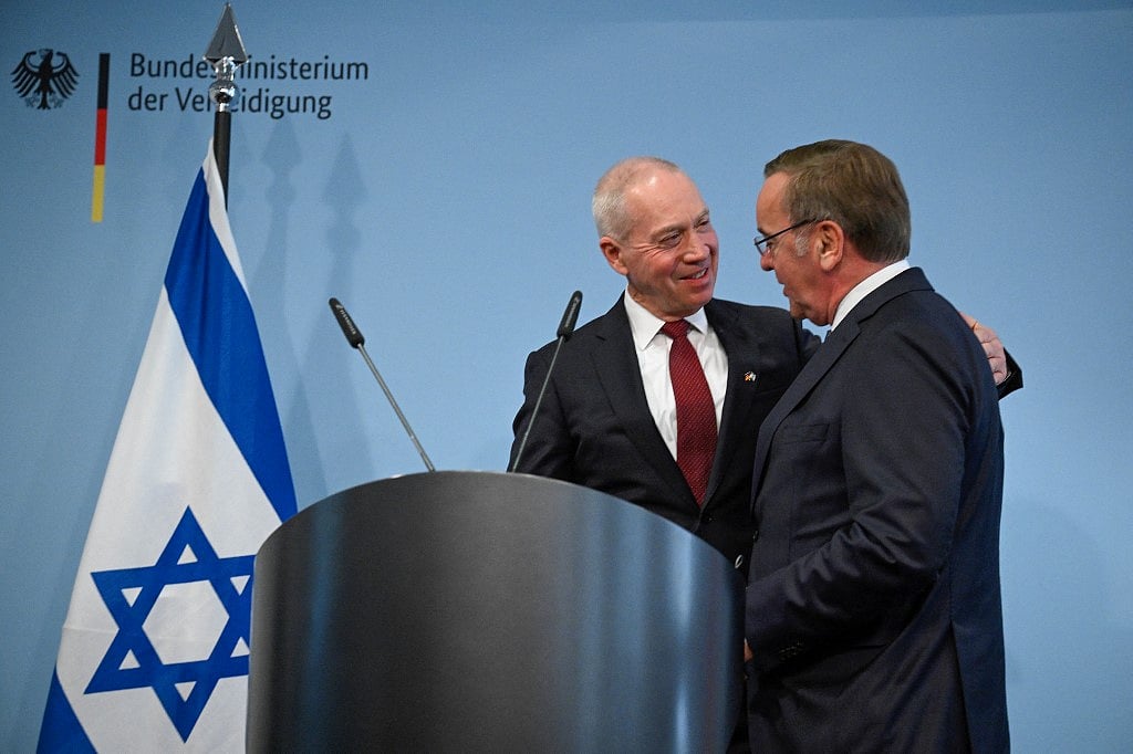 Germany and Israel sign ‘historic’ missile shield deal
