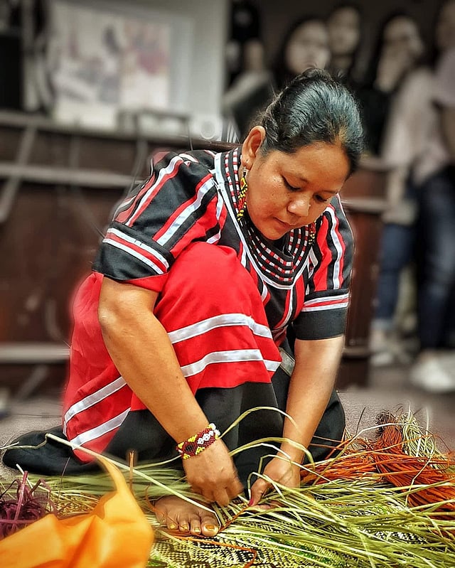 Stitched in time: Likhang Habi Market Fair returns to weave through ...