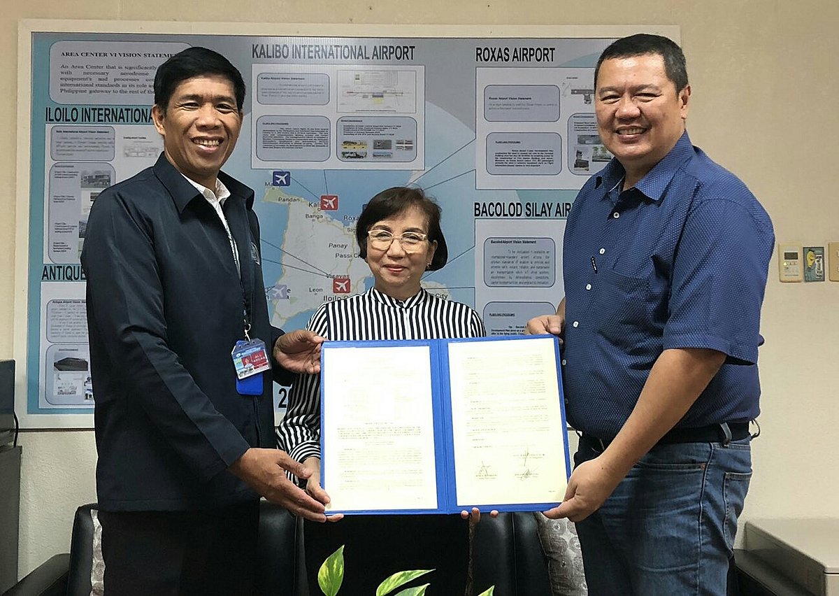 Iloilo Int’l Airport recognized for being ISO-EMS certified